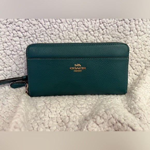 Coach | Bags | Coach Green Accordion Zip Convertible Wallet | Poshmark